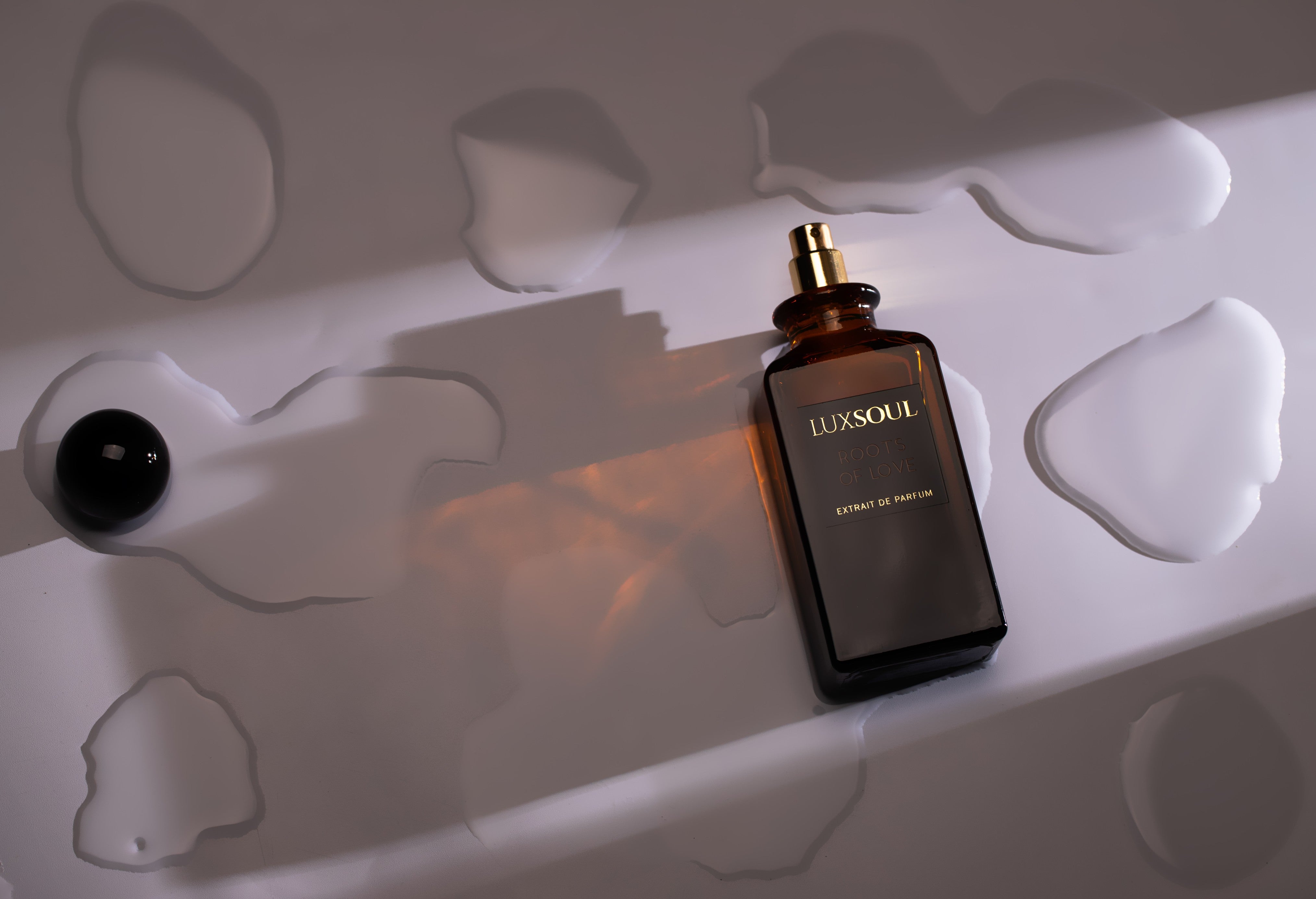 2025's Biggest Fragrance Trends Are All About Smelling Rich and Unboth ...